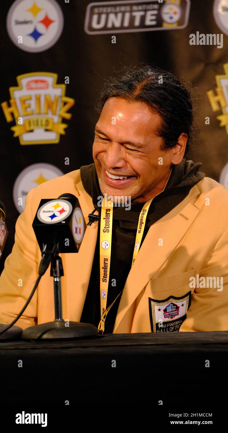 October 17th, 2021: Troy Polamalu Hall of Famer speaking before the ...