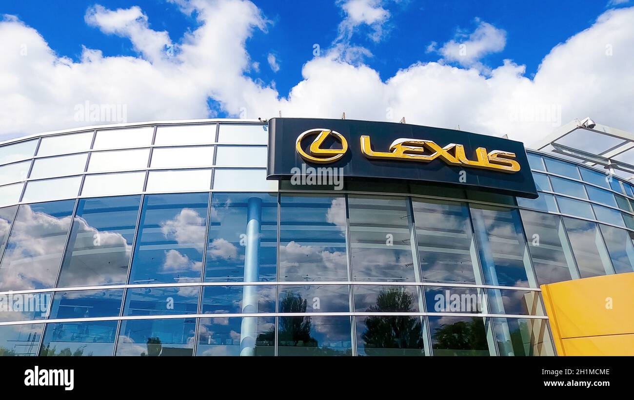 Lexus dealership sign hi-res stock photography and images - Alamy