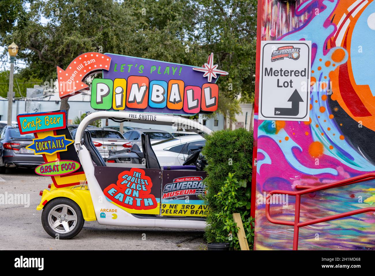 Grove arcade hi-res stock photography and images - Alamy