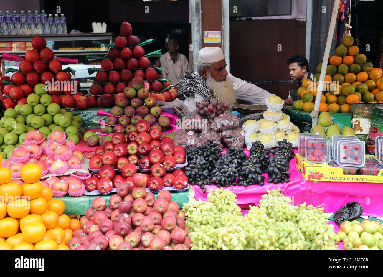 Fruit market in Kolkata, India Stock Photo - Alamy