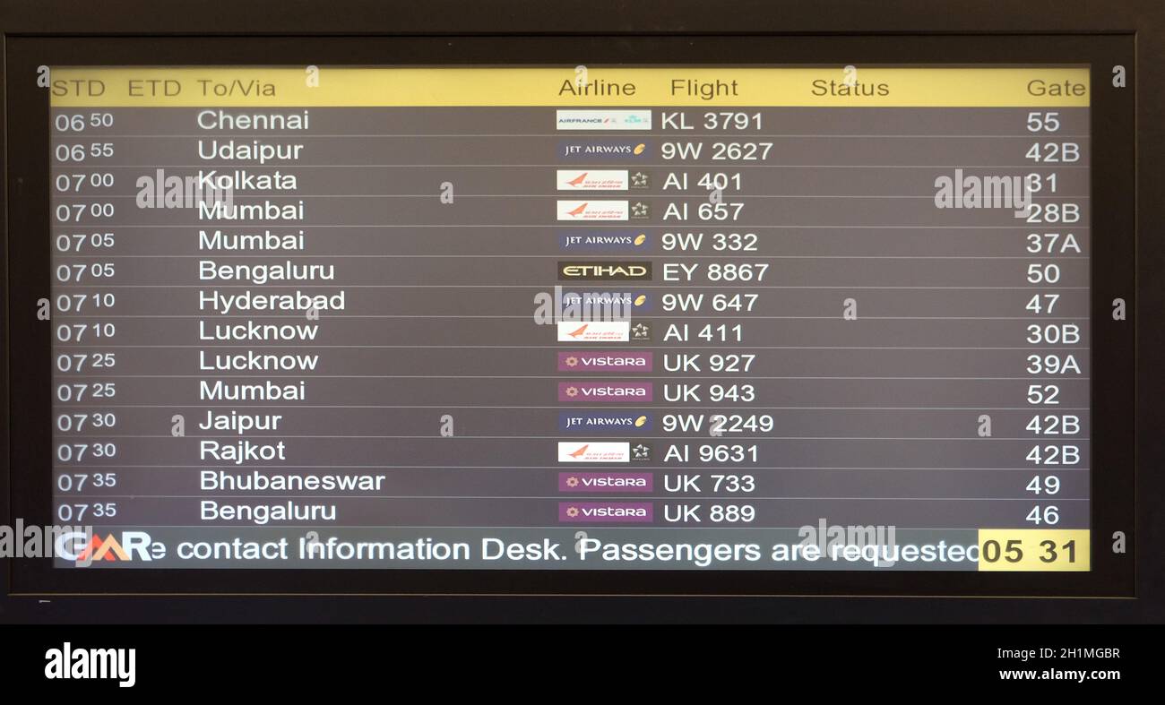 Airport board india flight hi-res stock photography and images - Alamy