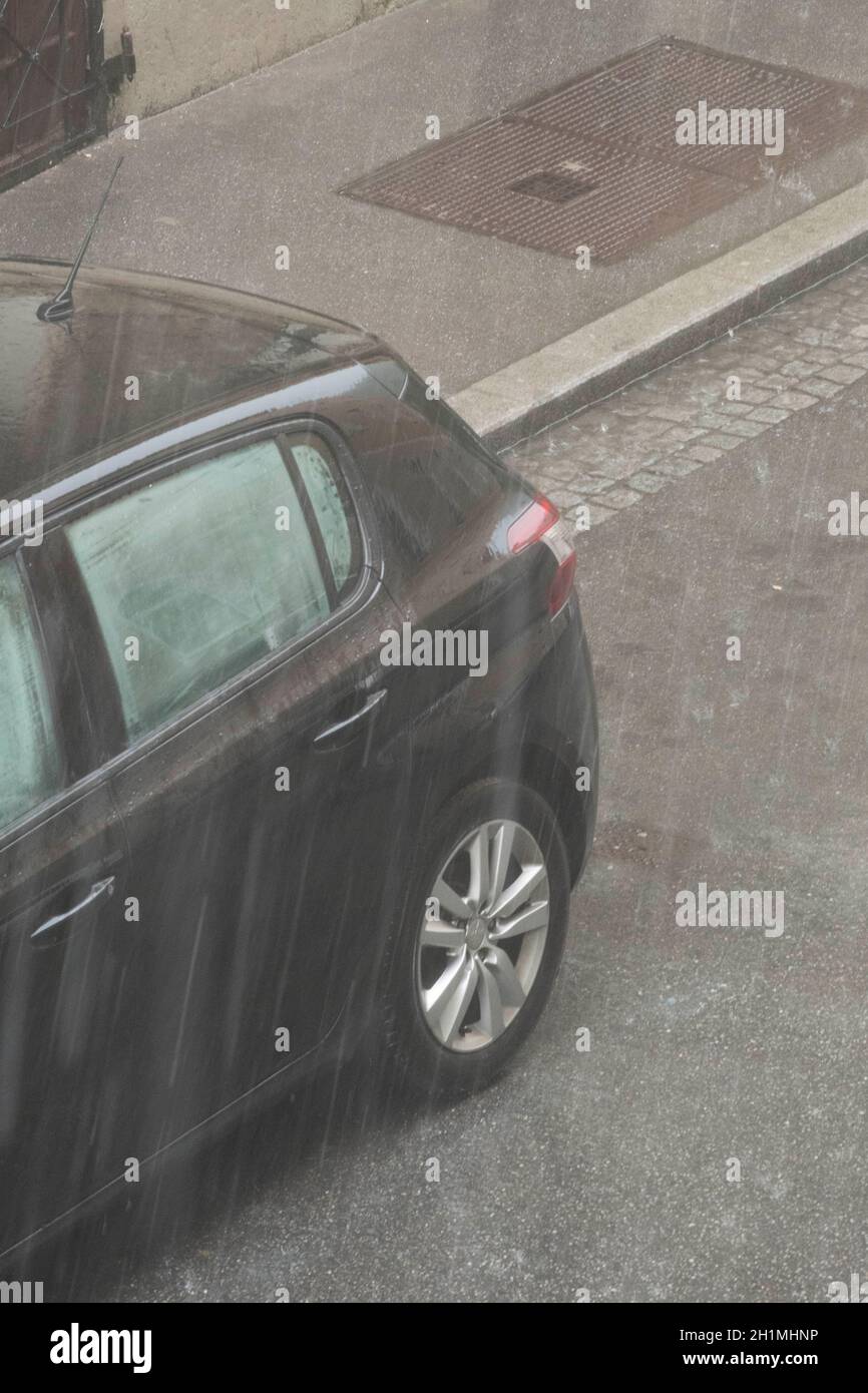 Poor mobility hi-res stock photography and images - Alamy