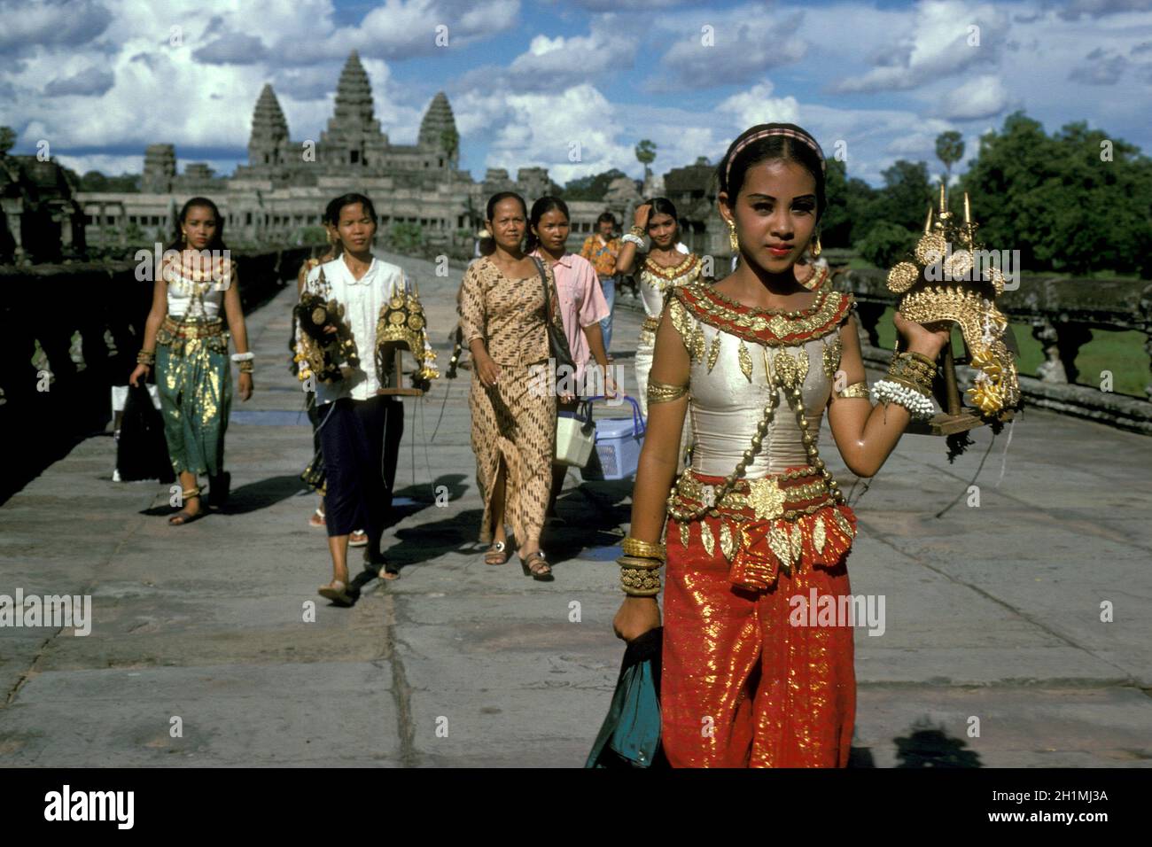 a khmer apsara Dance women at the Temple of Angkor Wat in the Temple ...