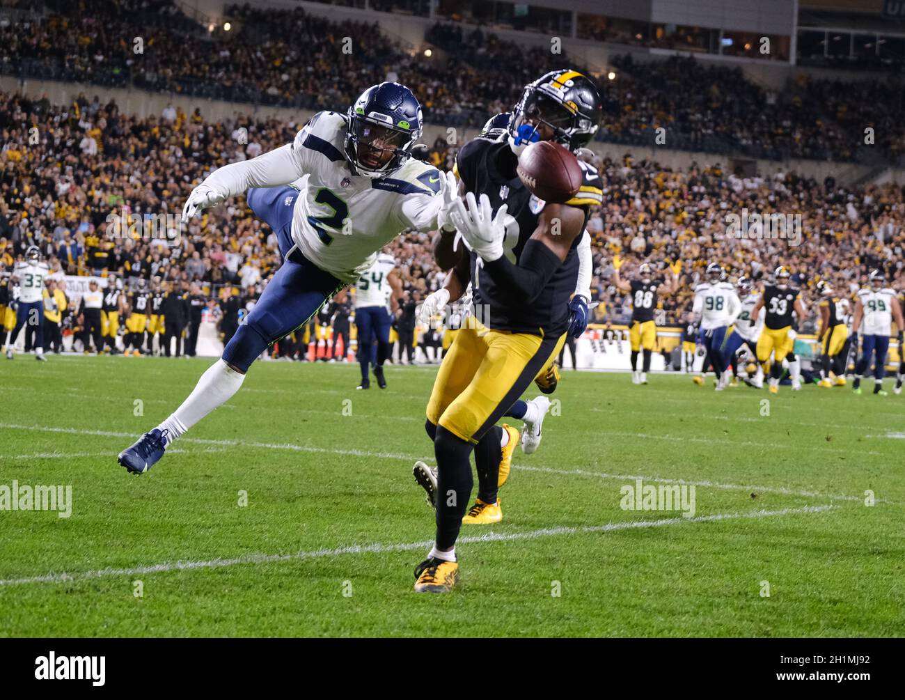 October 17th, 2021: Diontae Johnson #18 and D.J. Reed #2 during the ...