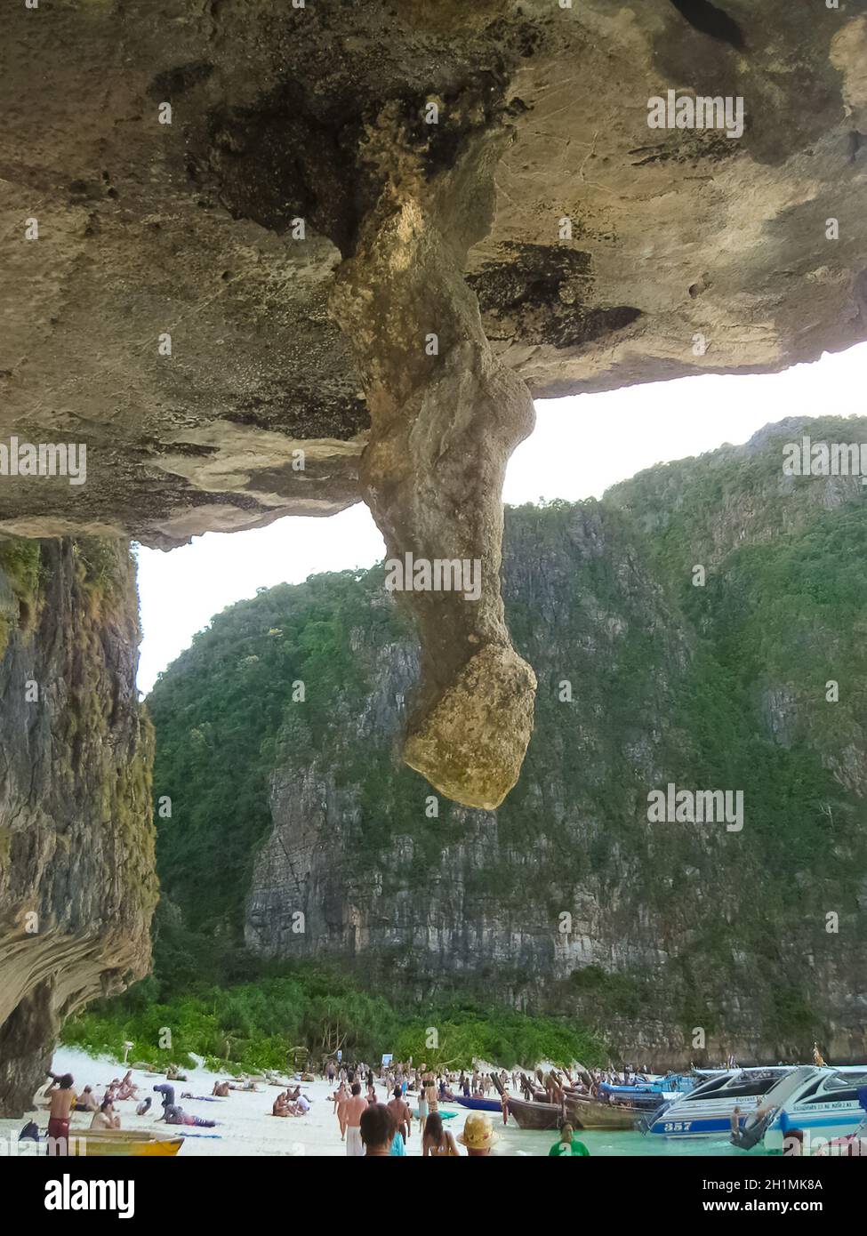 Maya bay the beach hi-res stock photography and images - Alamy