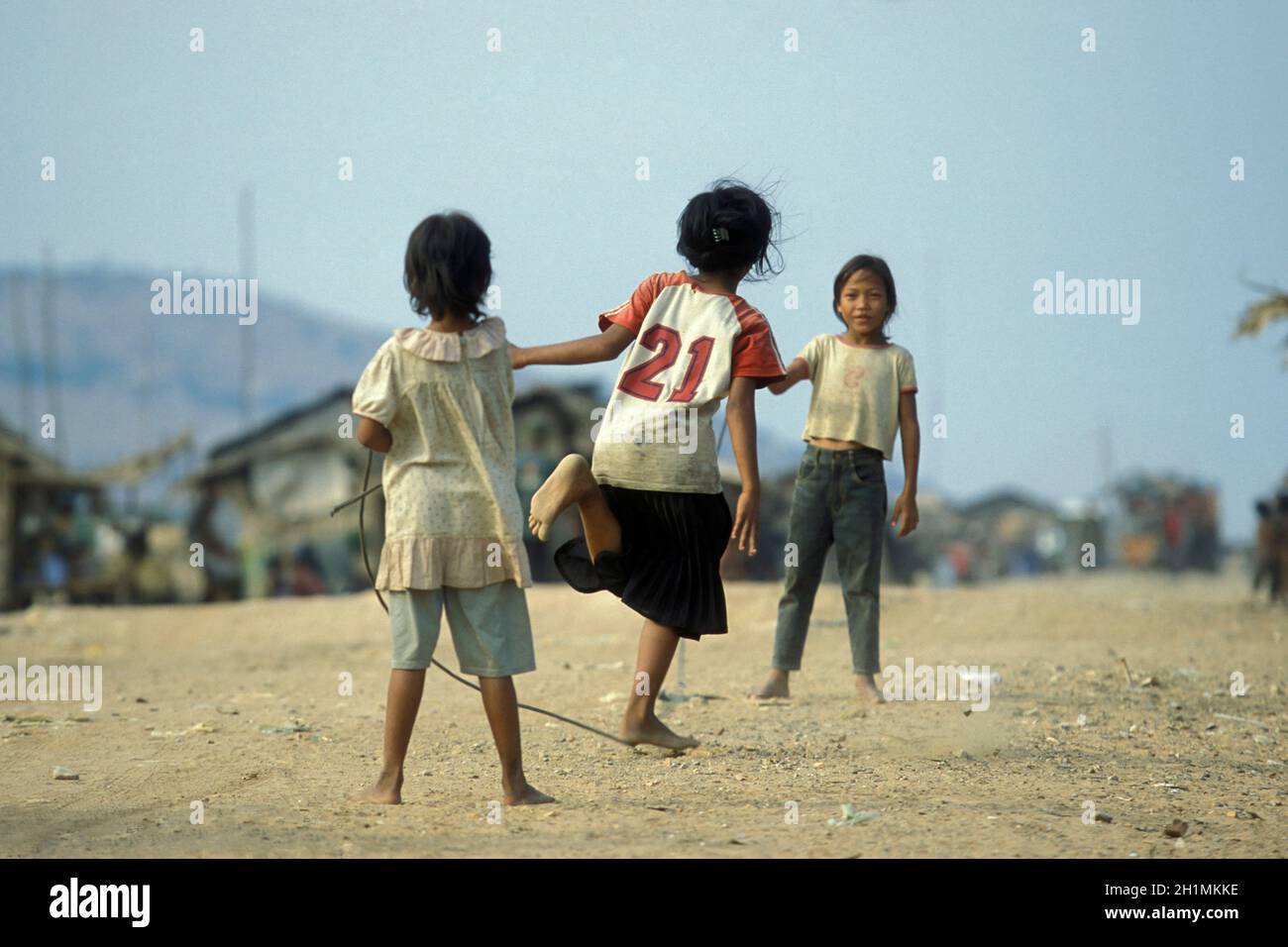 Children jump rope city hi-res stock photography and images - Alamy