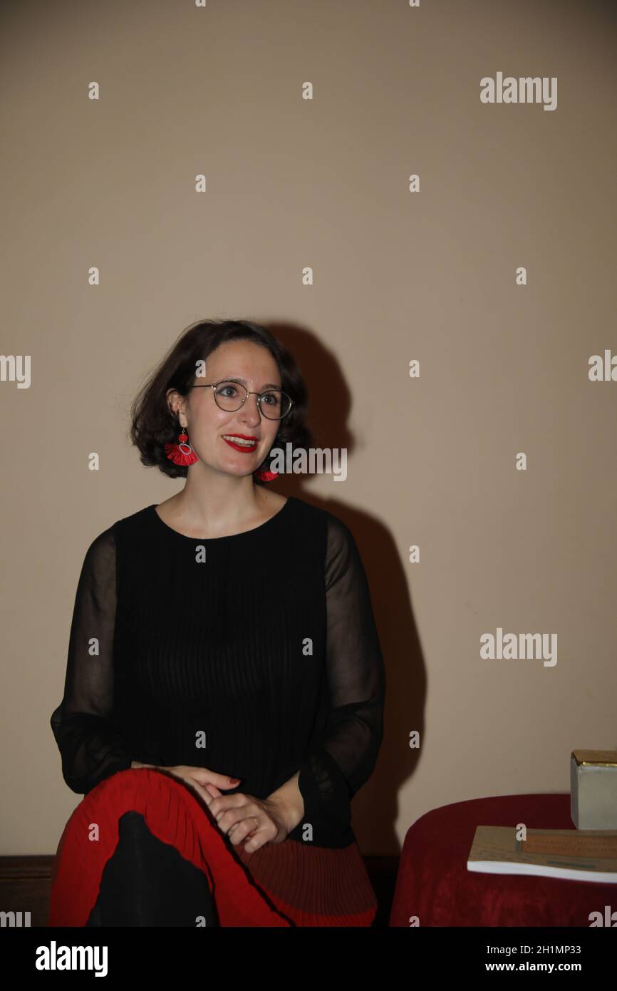 Lauren Leiderman Bei Der Buchbesprechung Das Poesiealbum Von Eva Lauren Leiderman Bei Der Buchbesprechung Das Poesiealbum Von Eva
