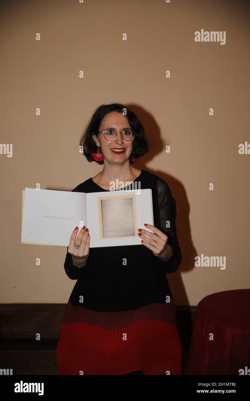 lauren-leiderman-bei-der-buchbesprechung-das-poesiealbum-von-eva