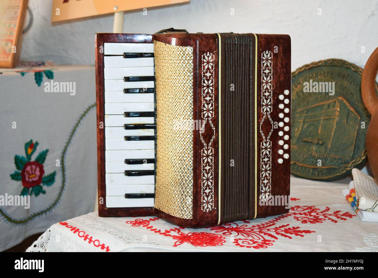 Tune of traditional instruments hi-res stock photography and images - Alamy