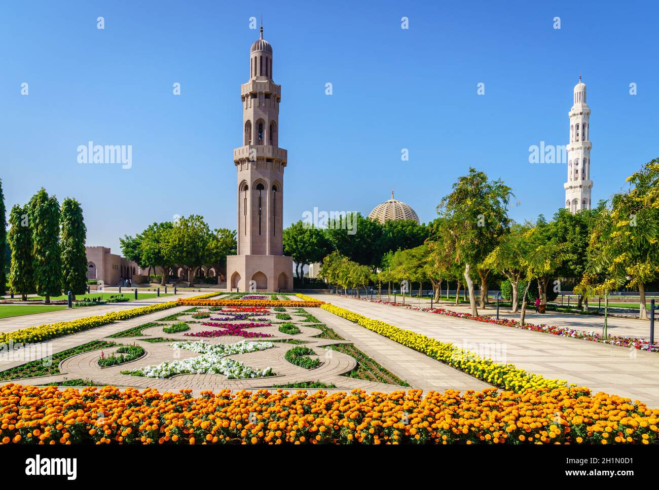Garden at the Sultan Qaboos Grand Mosque in Muscat, Oman Stock Photo ...
