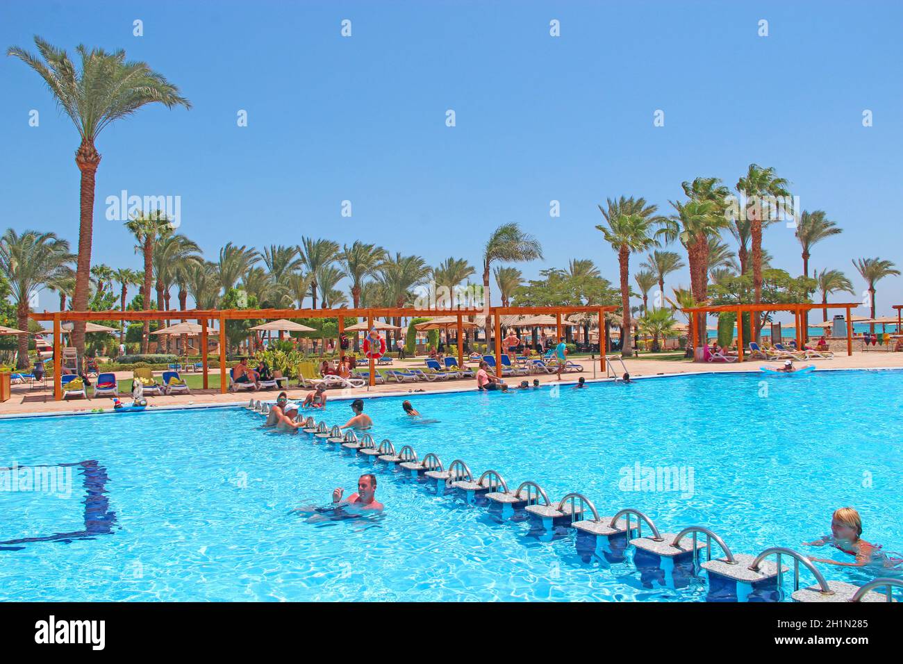 Egyptian family holiday hi-res stock photography and images - Alamy