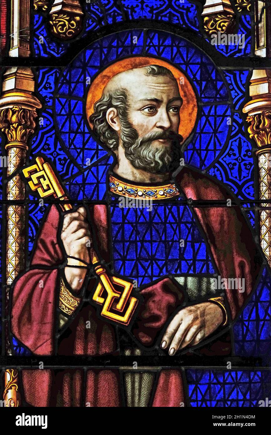 Saint peter stained glass hi-res stock photography and images - Alamy