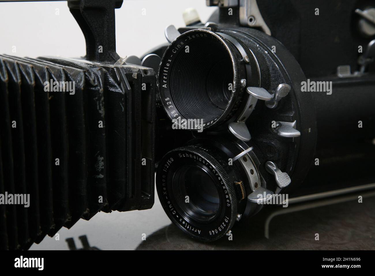 Vintage movie camera Stock Photo - Alamy