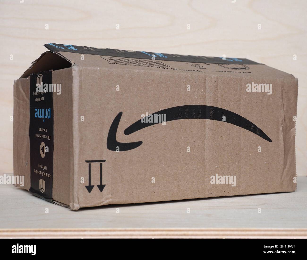 2020 parcel hi-res stock photography and images - Alamy