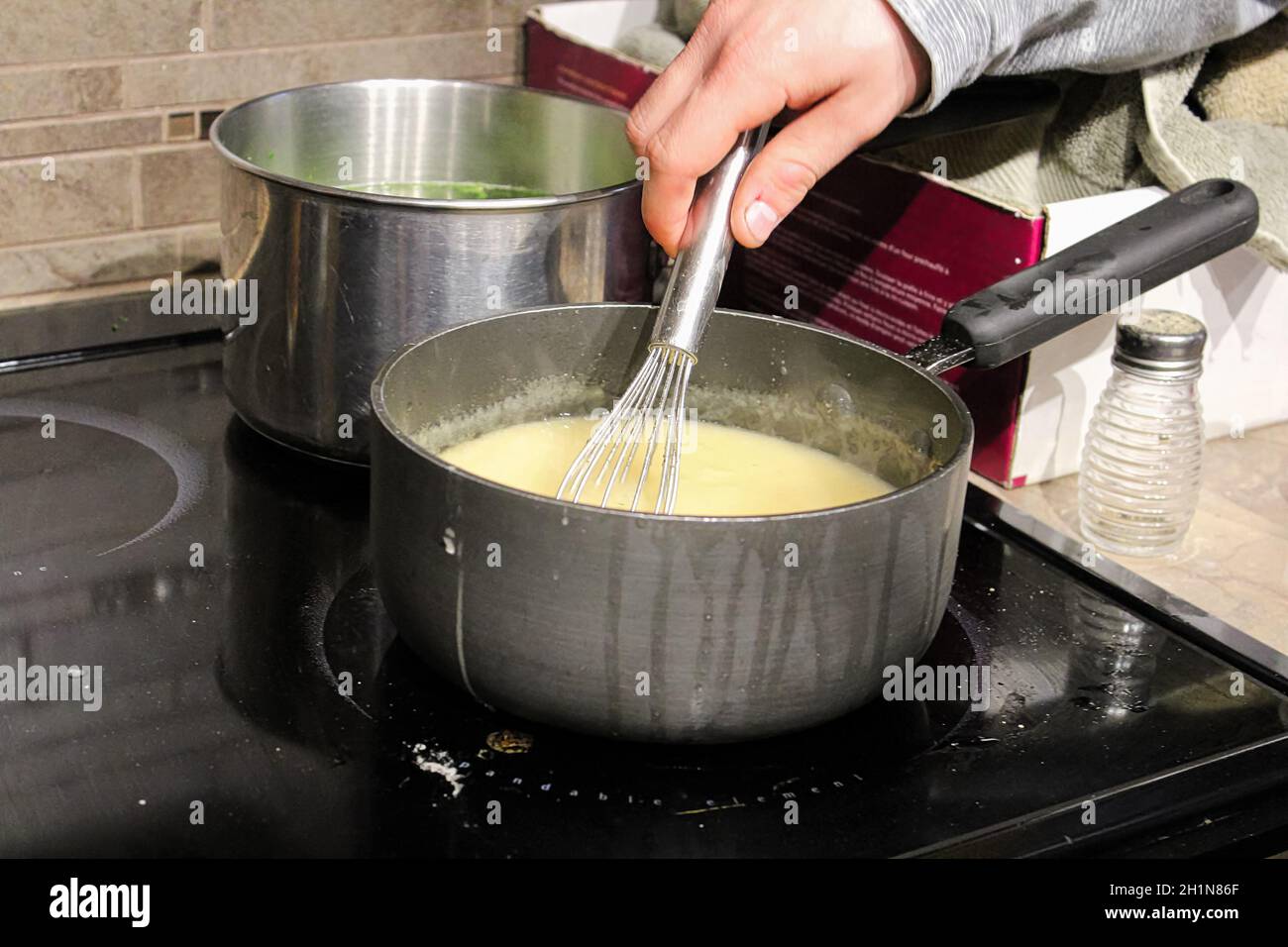 Hand pot stove hi-res stock photography and images - Alamy
