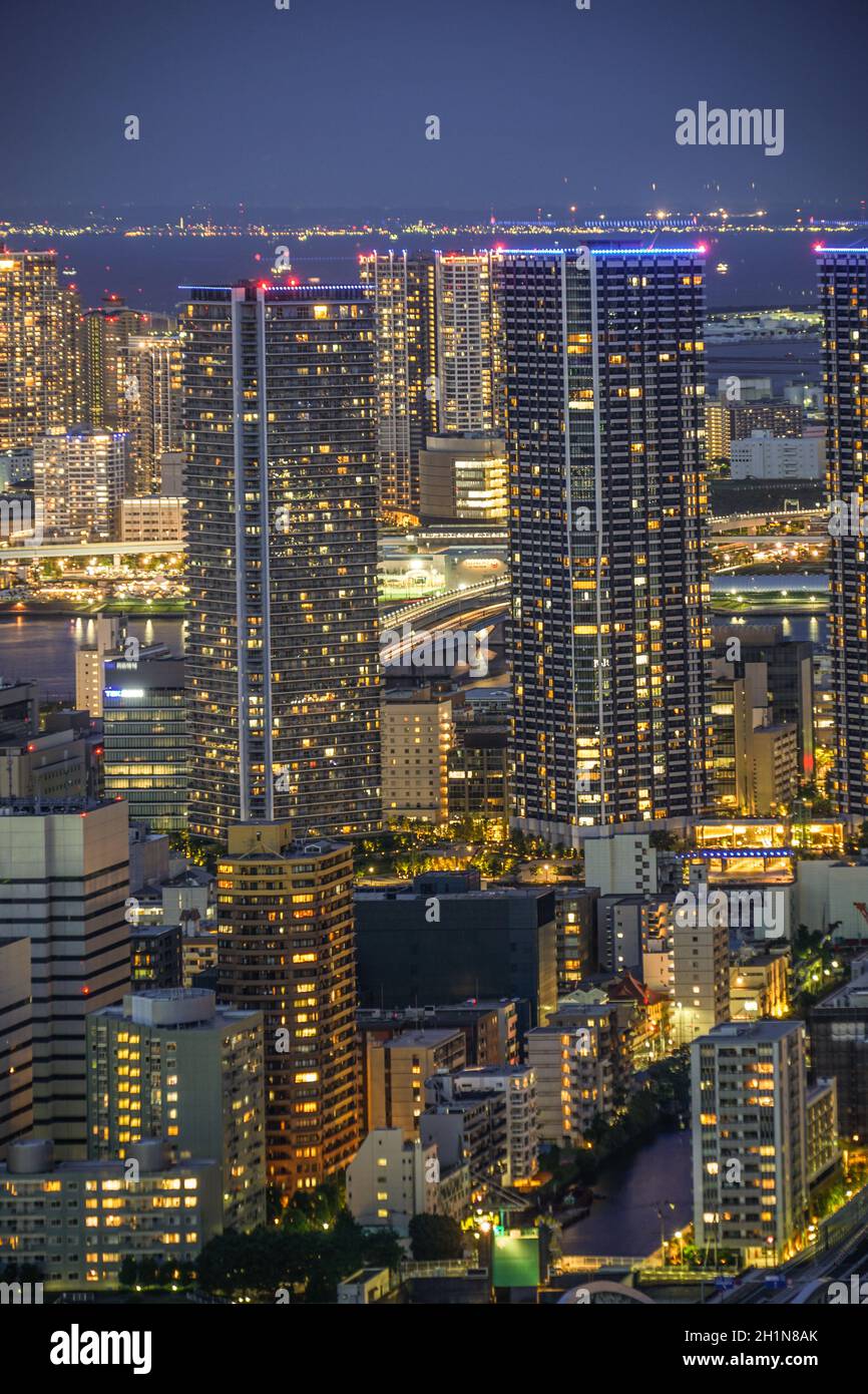 Shiodome building night hi-res stock photography and images - Alamy