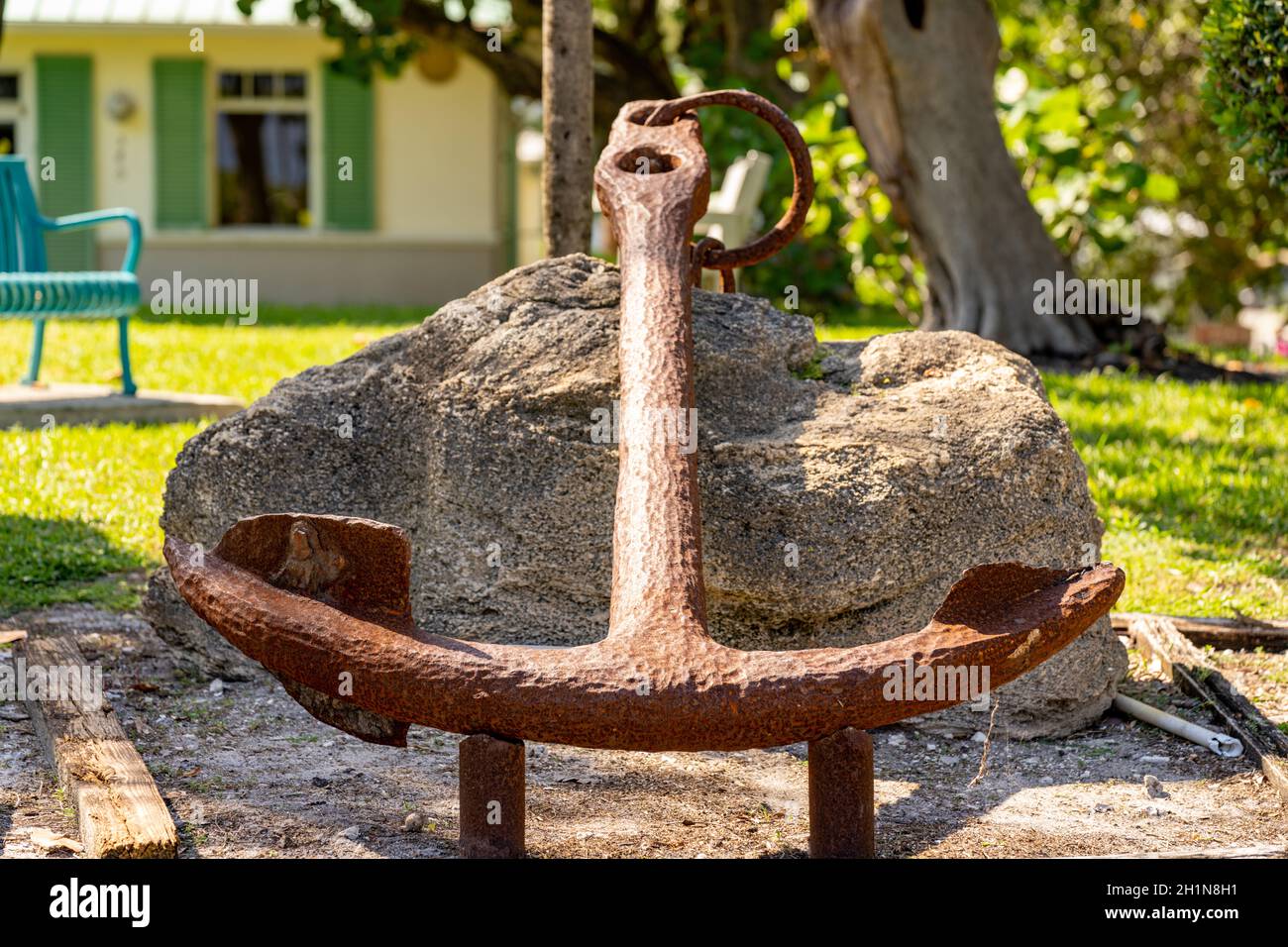 Old rusted anchor at a park in Delray Beach FL Stock Photo - Alamy