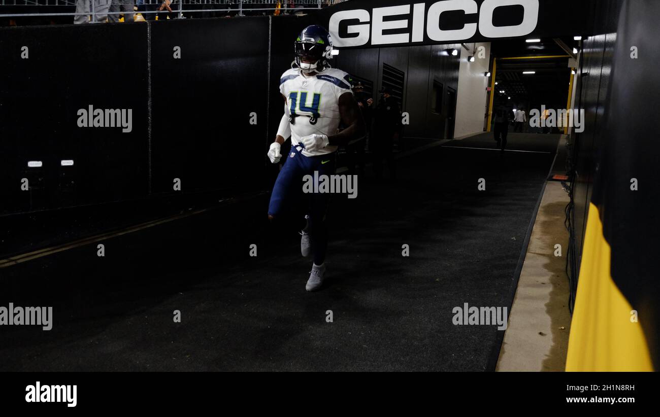 October 17th, 2021: DK Metcalf #14 during the Pittsburgh Steelers vs ...
