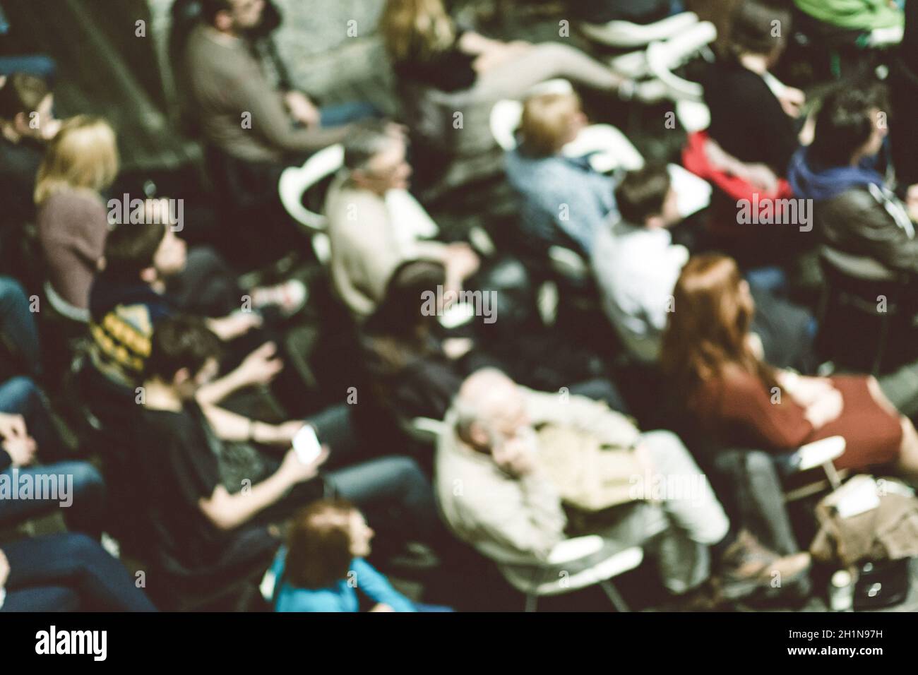 University lecture hall crowded hi-res stock photography and images - Alamy