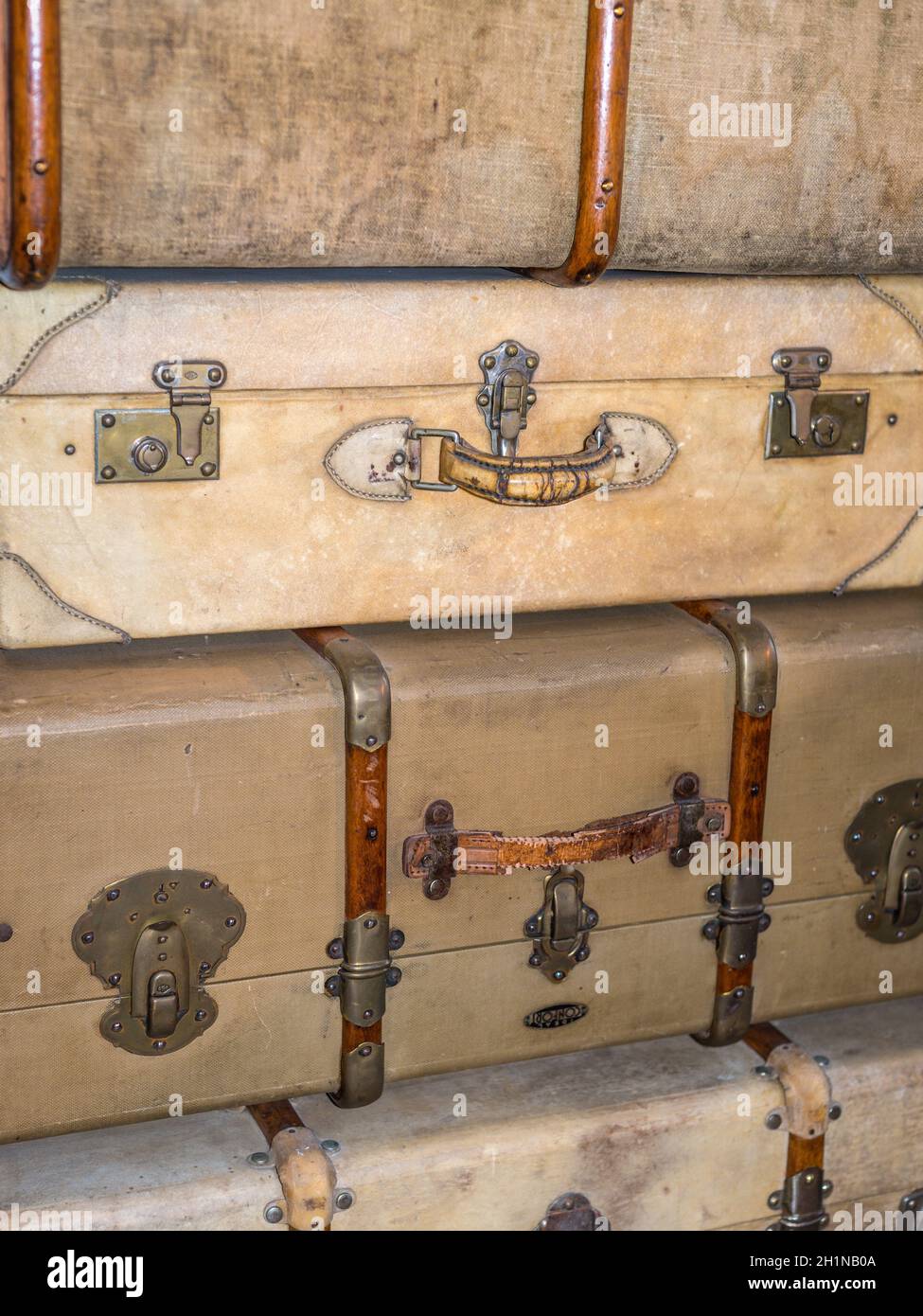 Valises hi-res stock photography and images - Alamy