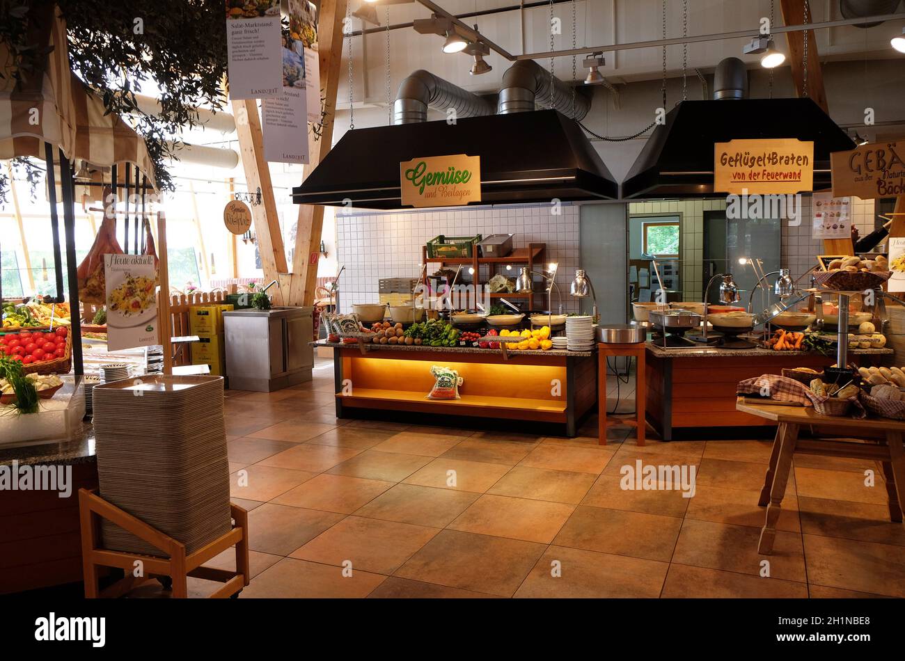 Hot fast food self service counter hi-res stock photography and images ...