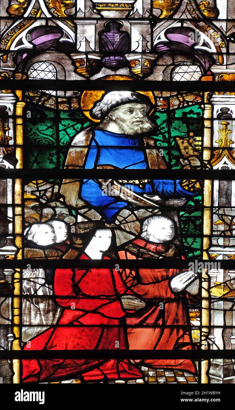 Saint peter stained glass hi-res stock photography and images - Alamy