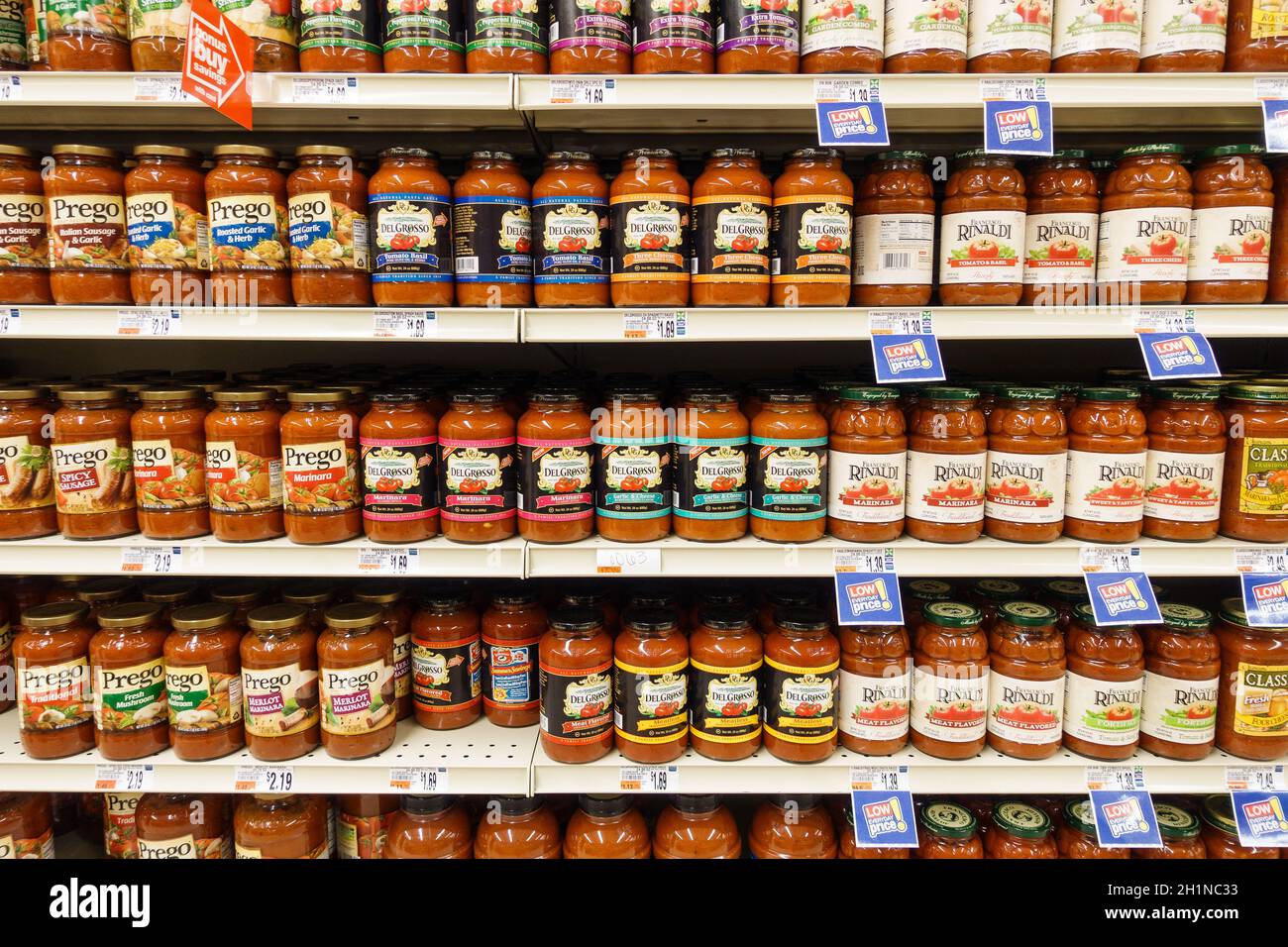 WILLIAMSBURG, VA, USA - CIRCA AUGUST 2015: Tomato sauce jars on ...