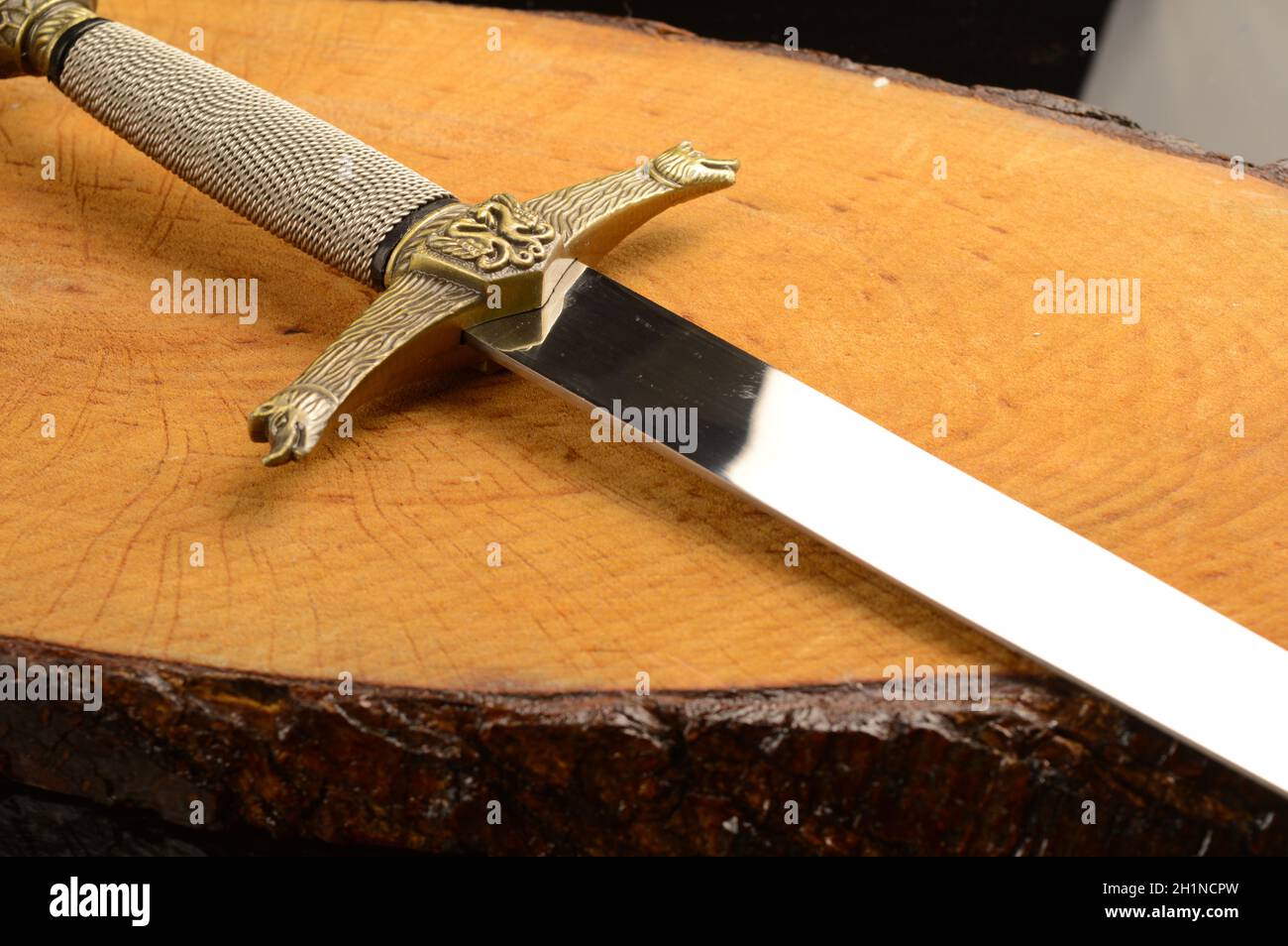 Dagger grip hi-res stock photography and images - Alamy