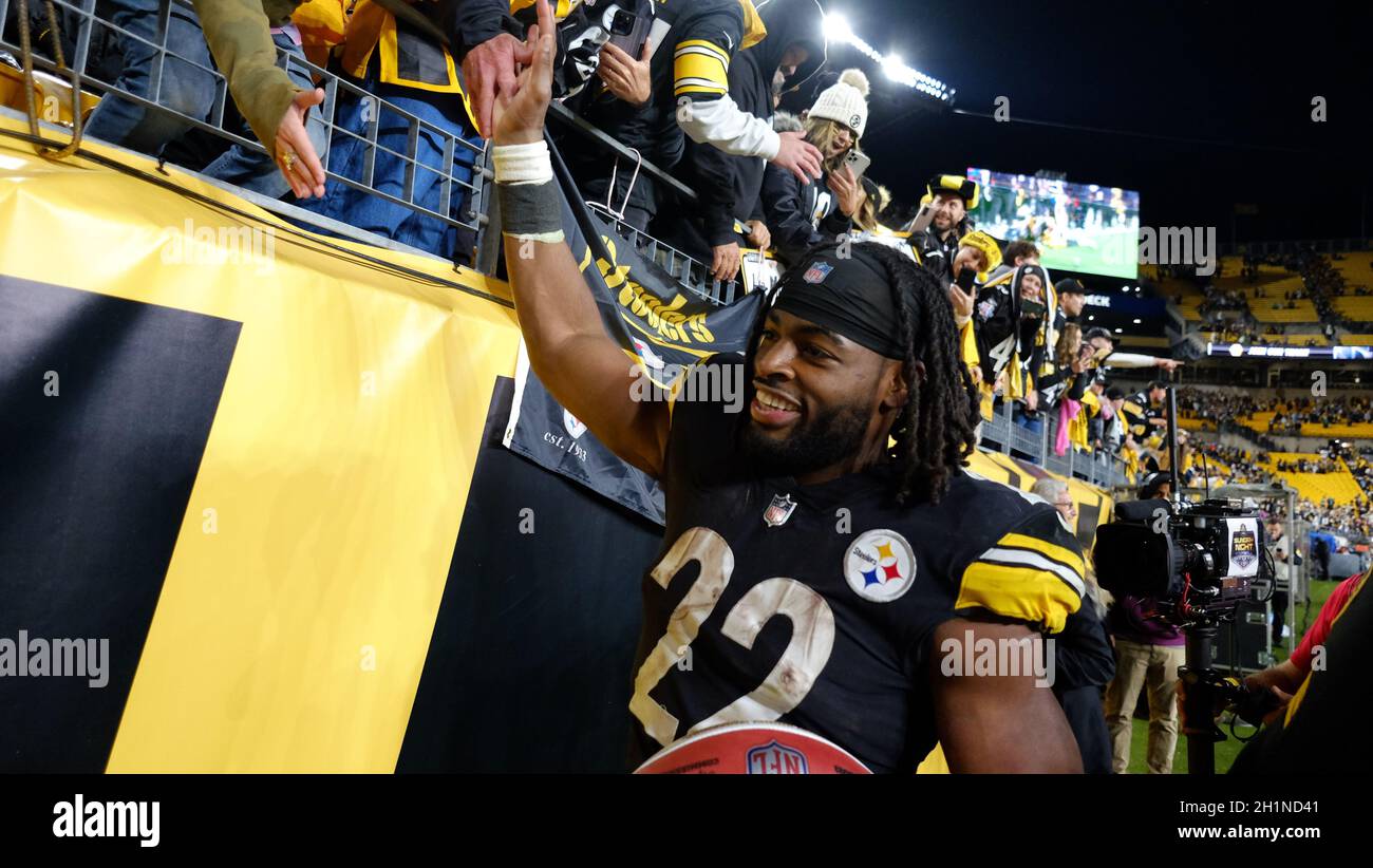October 17th, 2021: Najee Harris #22 during the Pittsburgh Steelers vs ...