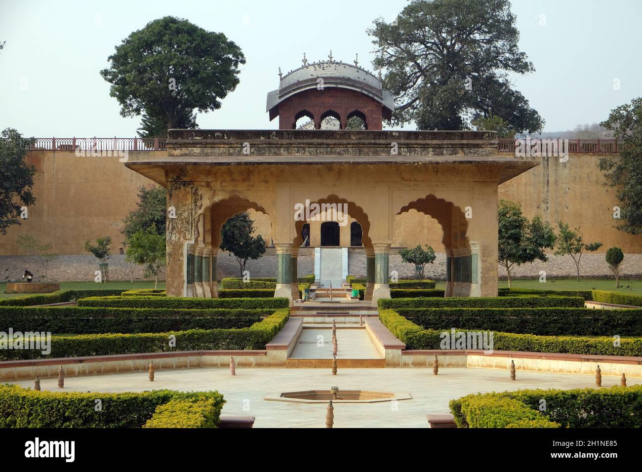 Beautiful gardens in Amber Fort, Jaipur, Rajasthan, India Stock Photo ...