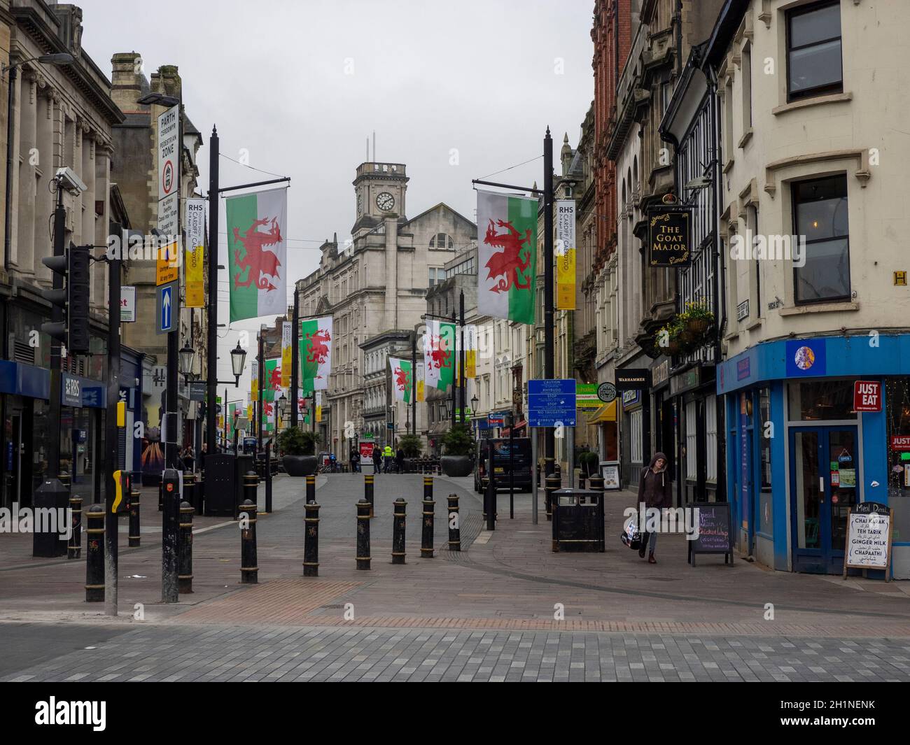 High street cardiff castle hi-res stock photography and images - Alamy