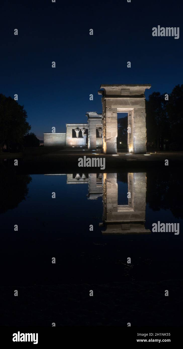 Side view of temple hi-res stock photography and images - Alamy