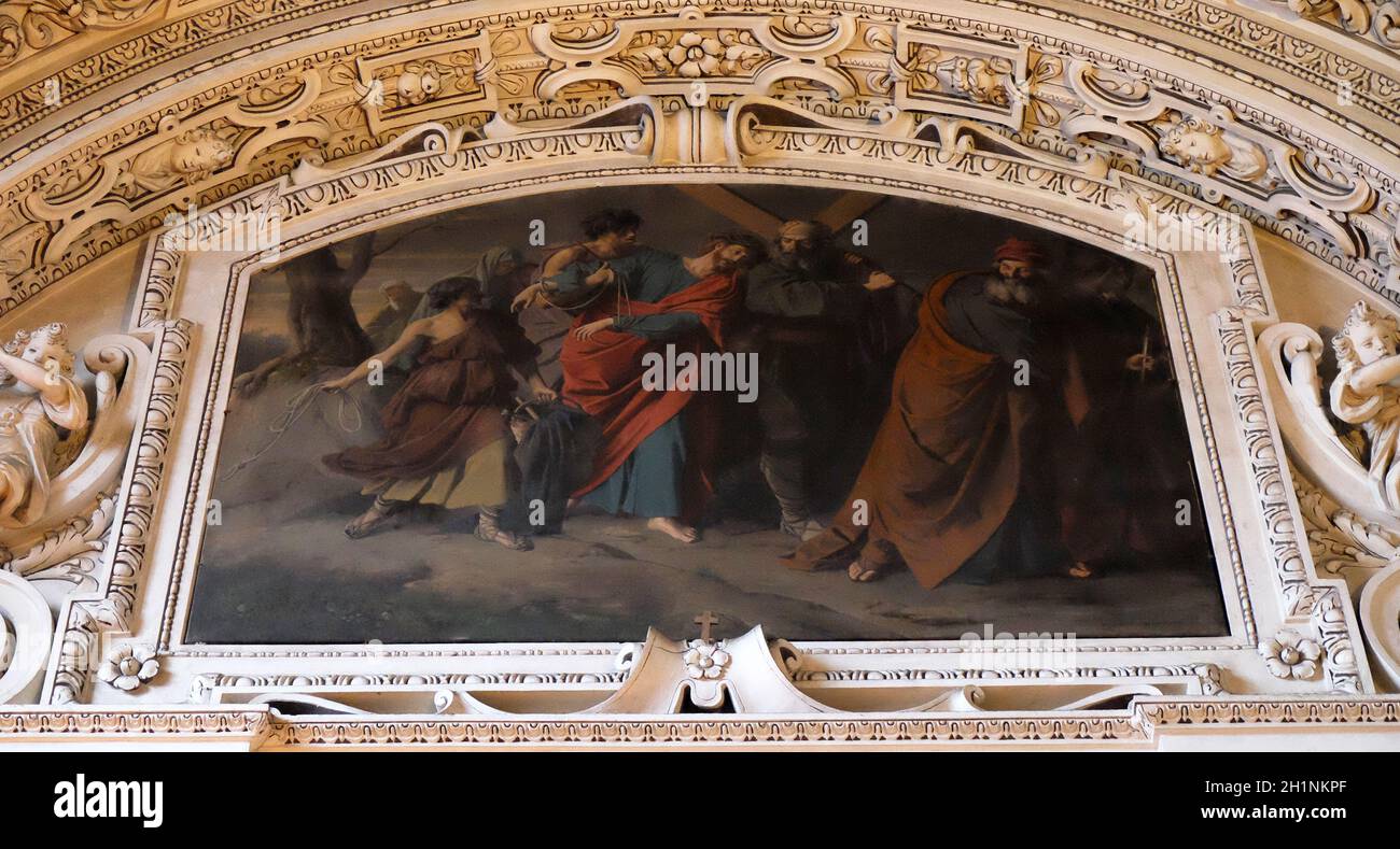 5th station cross simon cyrene hi-res stock photography and images - Alamy