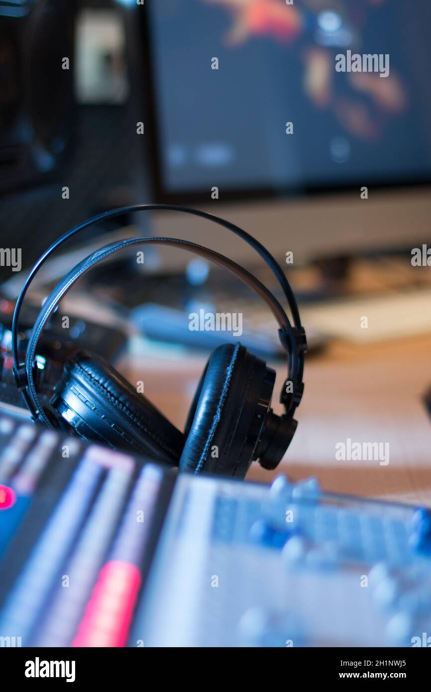 Professional sound recording studio: Headphones on a mixer desk, Radio ...