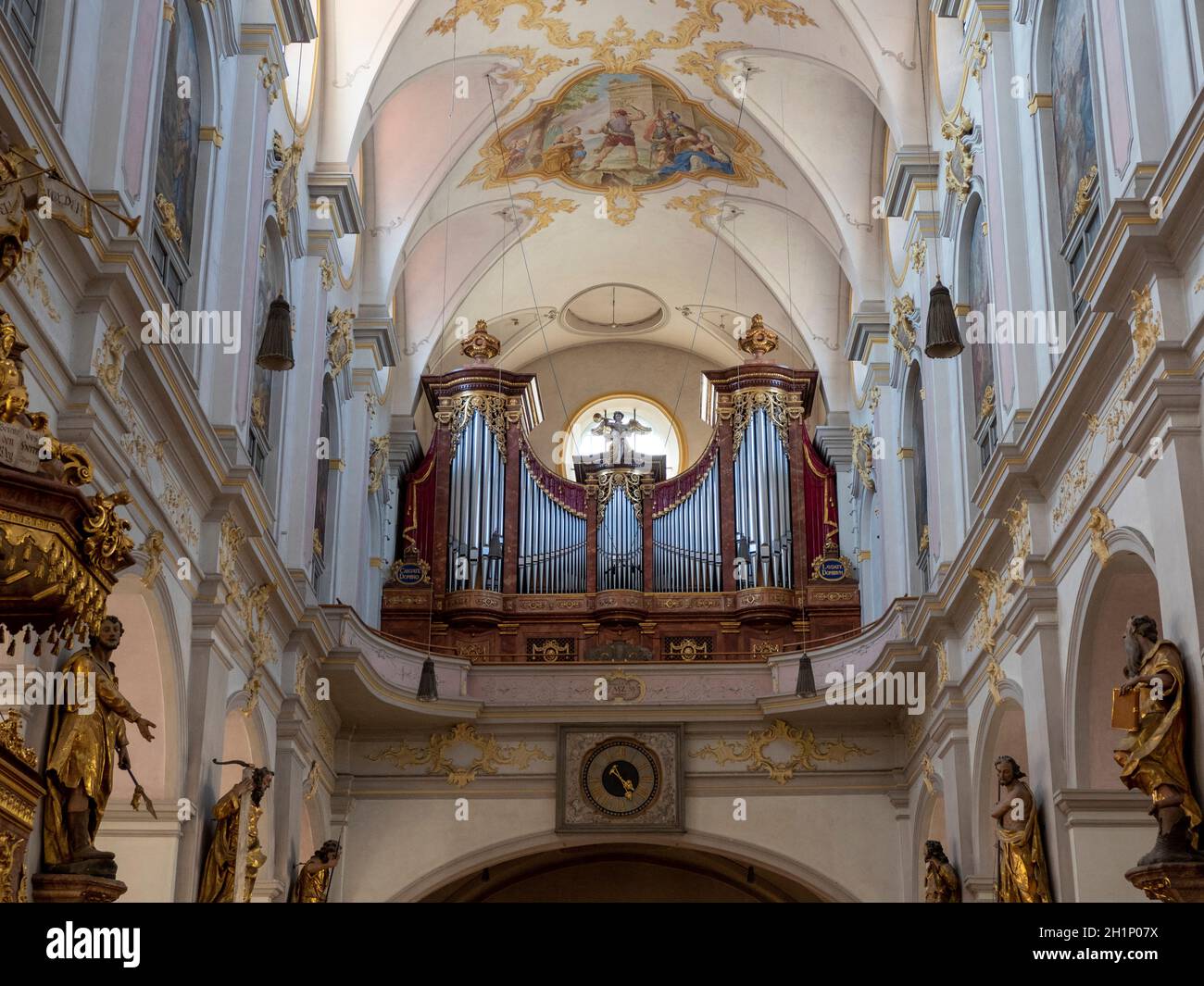 Organ of Pfarrkirche Saint Peter - Munich Stock Photo - Alamy