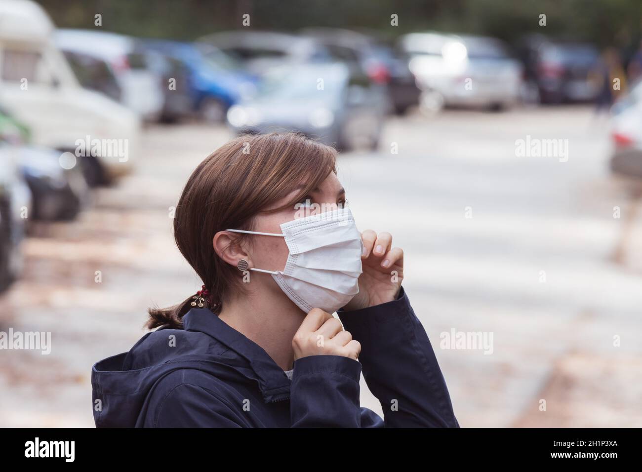 Fixing mask hi-res stock photography and images - Alamy