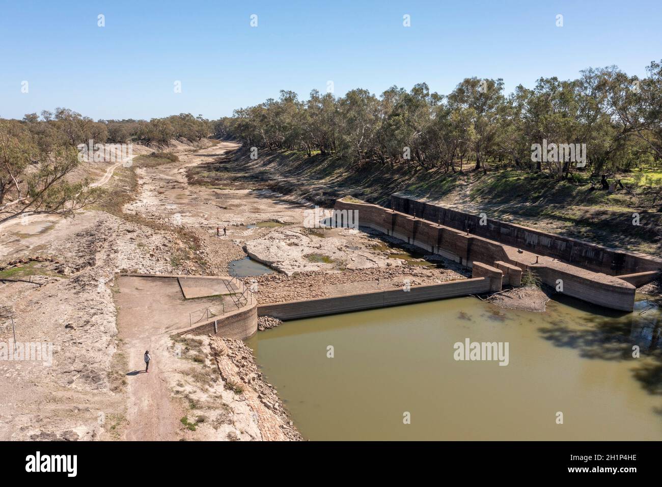 The Darling river at Bourke showing the weir and the river dry behind ...