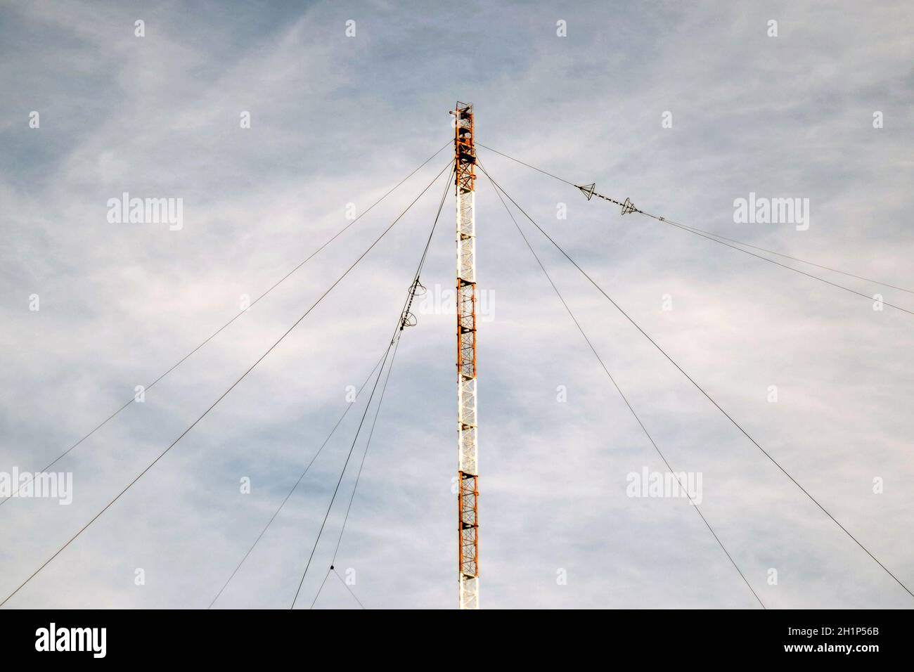 Aerial platforms for the transmission of radio waves in the longwave ...