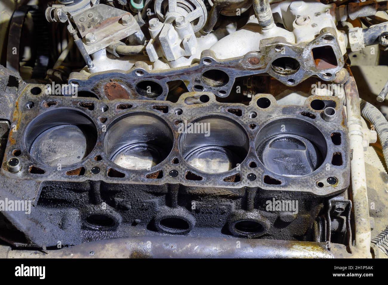 Assemble car parts hi-res stock photography and images - Alamy