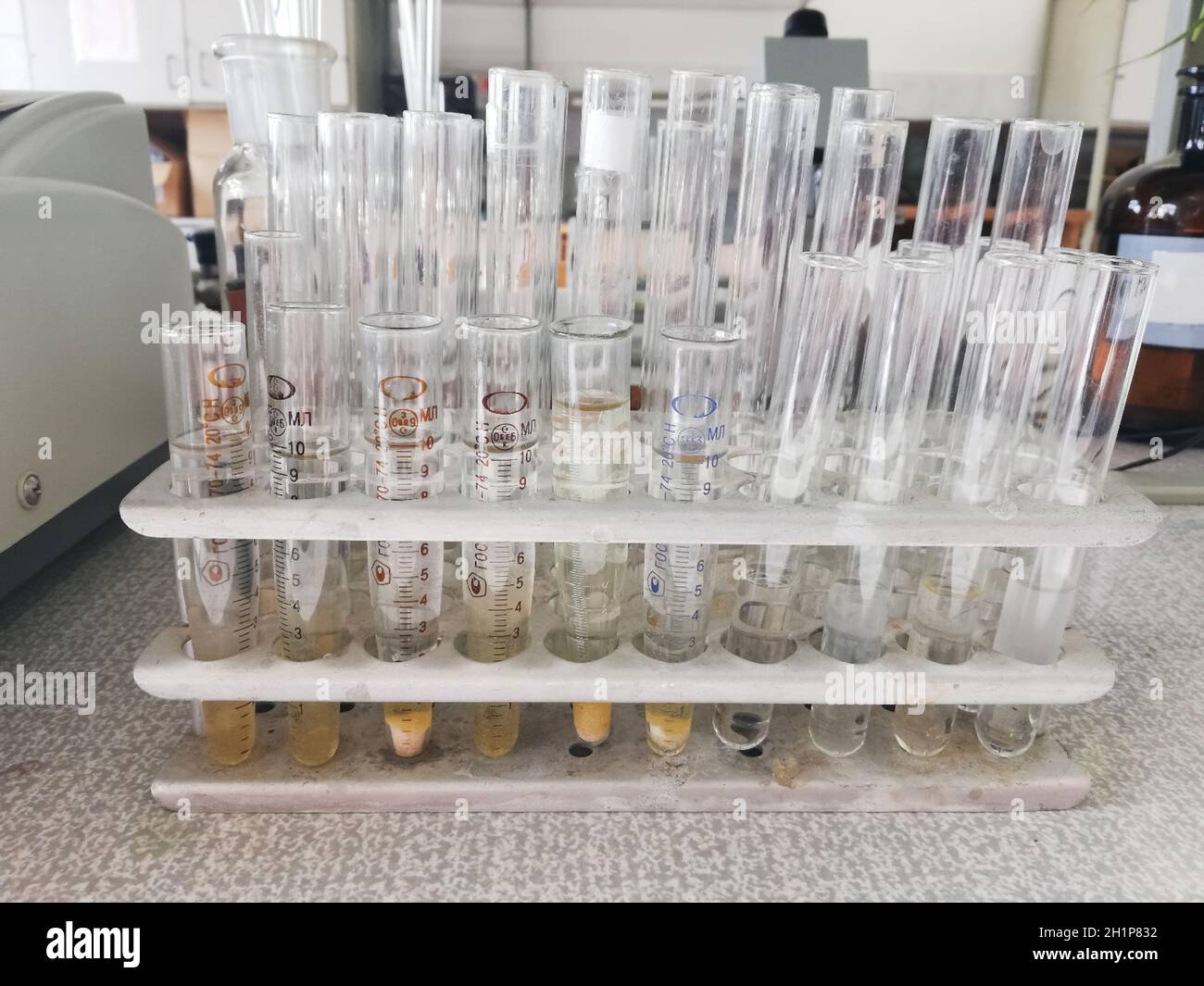 Laboratory glassware flasks beaker isolated hi-res stock photography ...