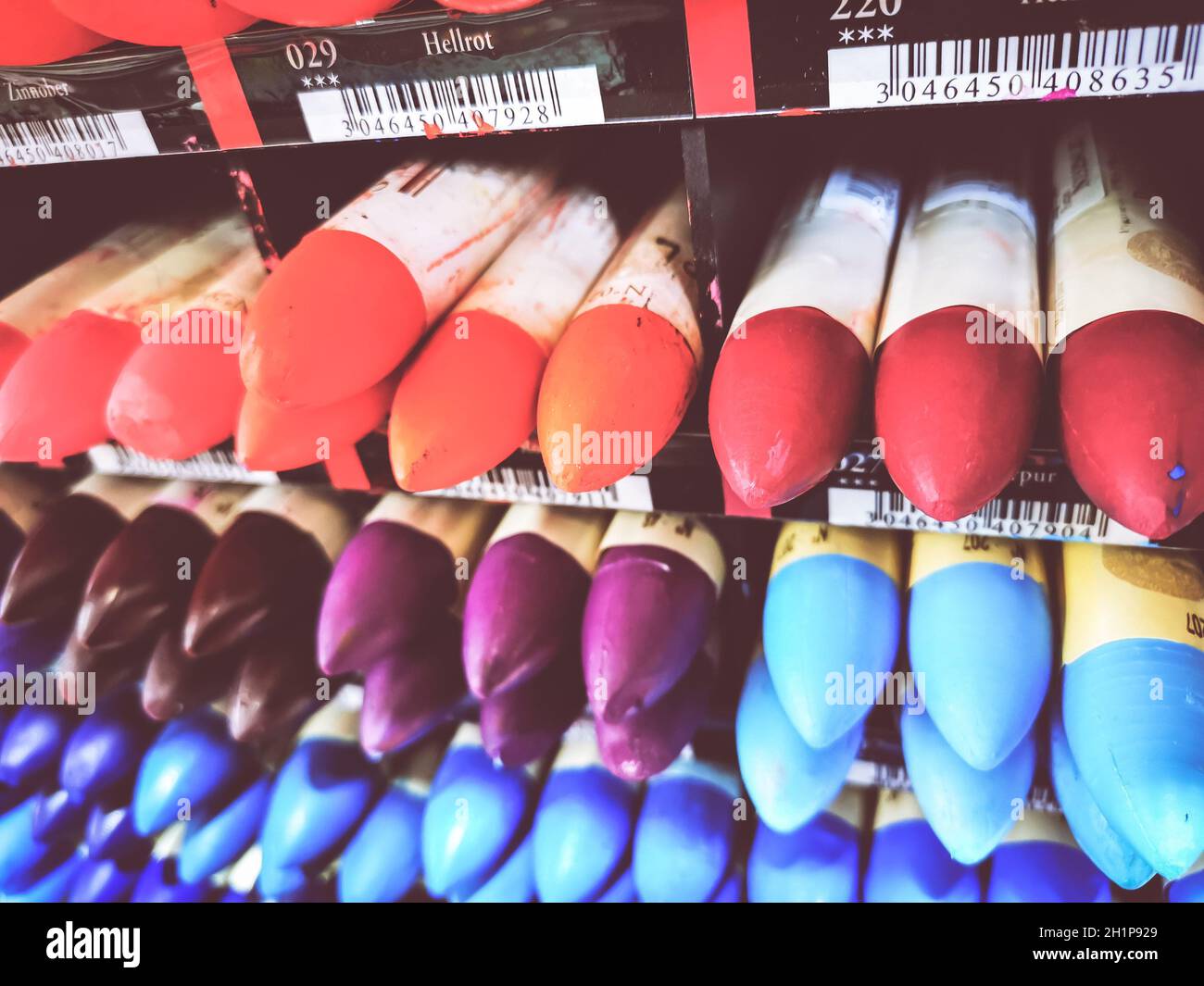 Close up of variety of colored pens in a stationery shop Stock Photo ...