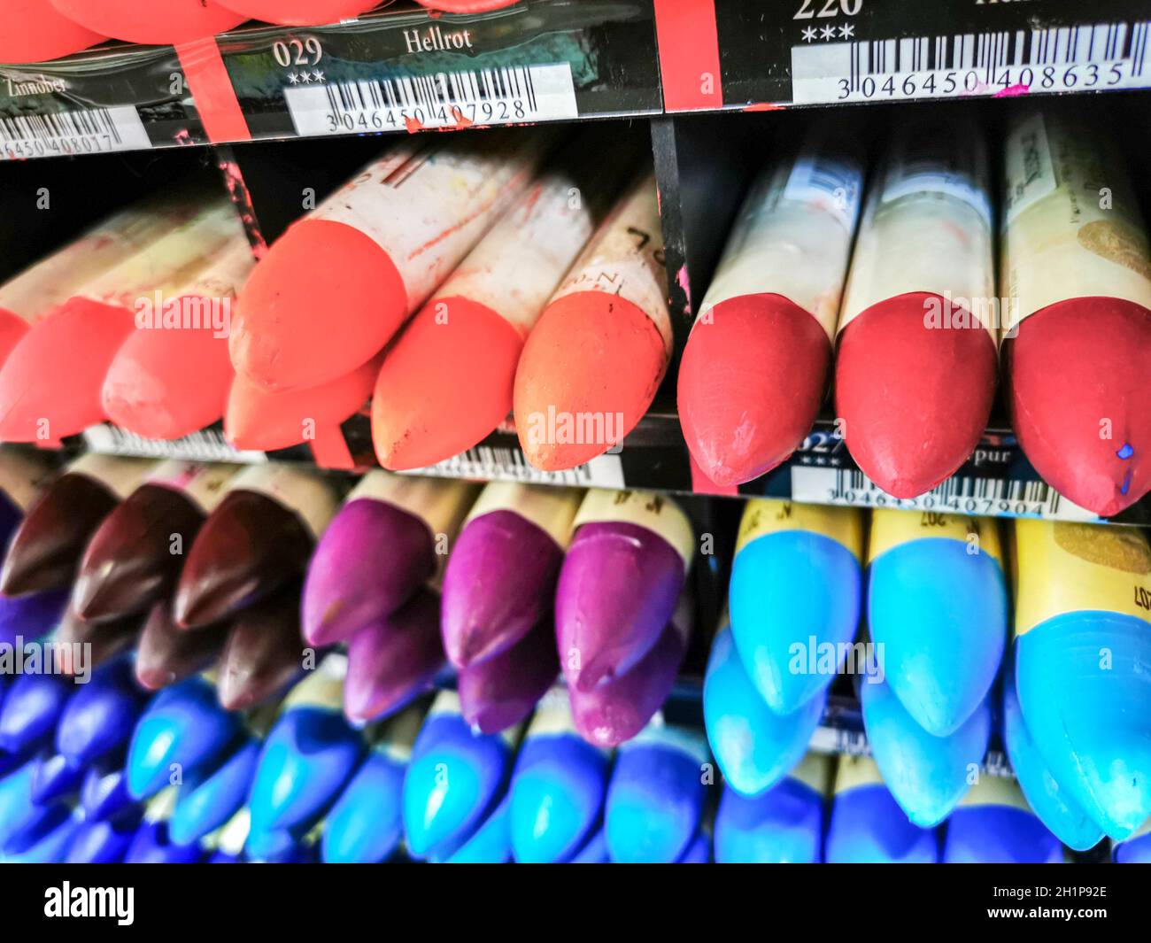 Stationery shop pens hi-res stock photography and images - Alamy