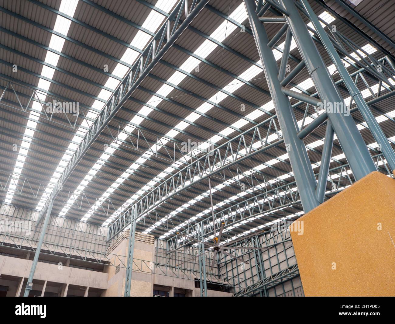 thr Big Hall Roof steel structure modern design Stock Photo - Alamy