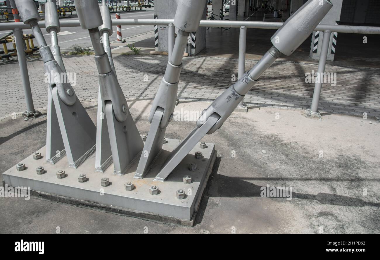 Steel column base hi-res stock photography and images - Alamy