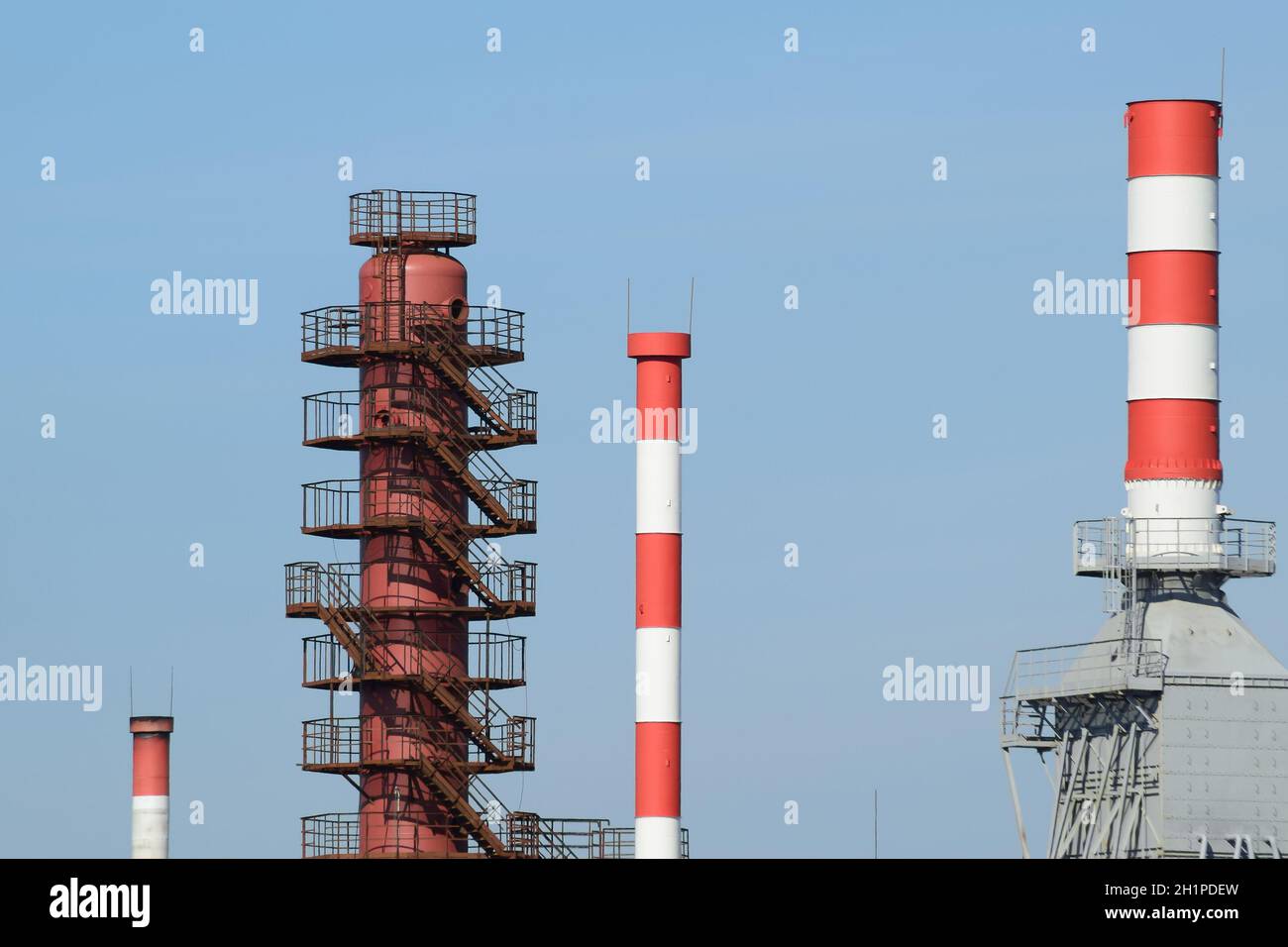 Distillation column hi-res stock photography and images - Alamy