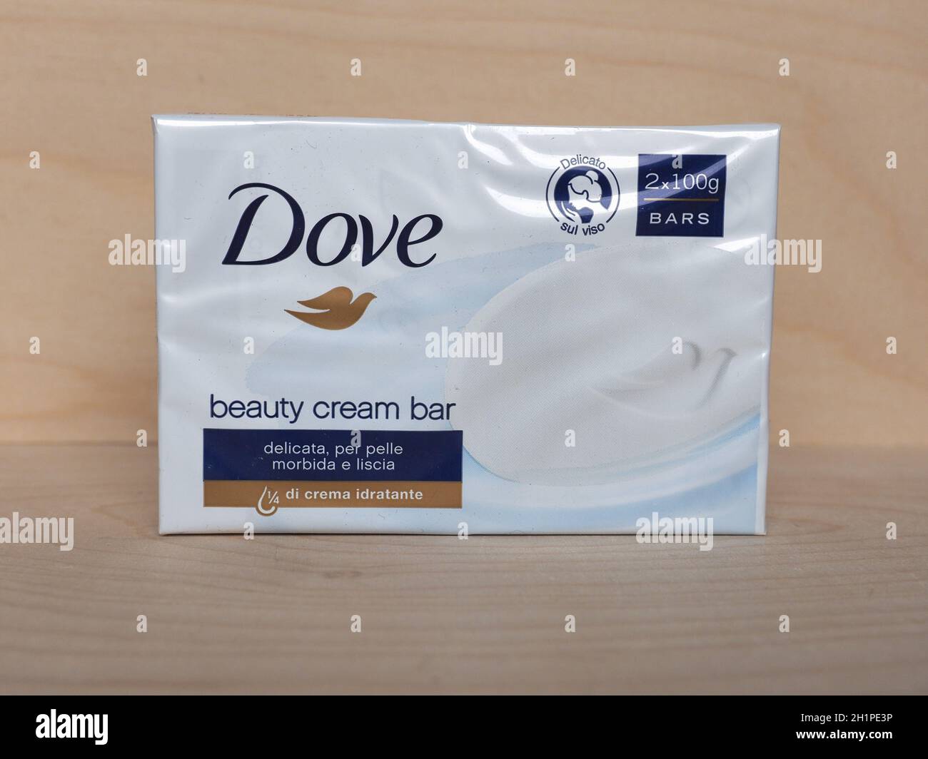 LONDON, UK - CIRCA JANUARY 2021: Packet of Dove beauty cream bar Stock ...