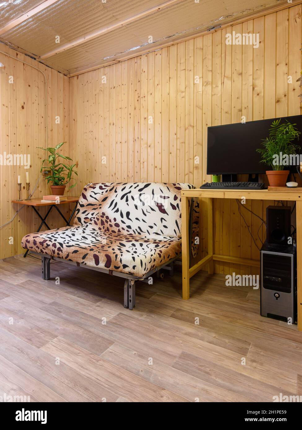 Plants next to computer hi-res stock photography and images - Alamy