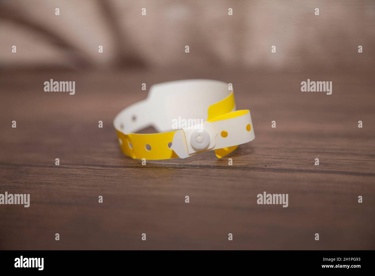 Hospital identification band hi-res stock photography and images - Alamy