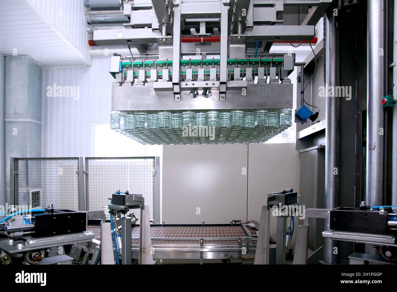 Drug manufacturing facility hi-res stock photography and images - Alamy