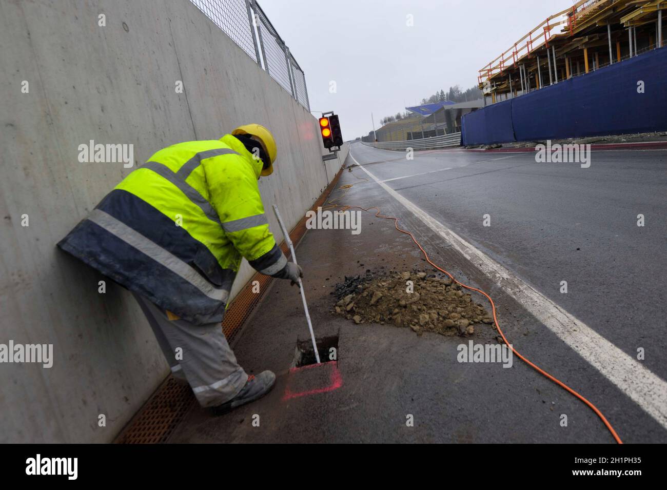 Construction workers motorway hi-res stock photography and images - Alamy